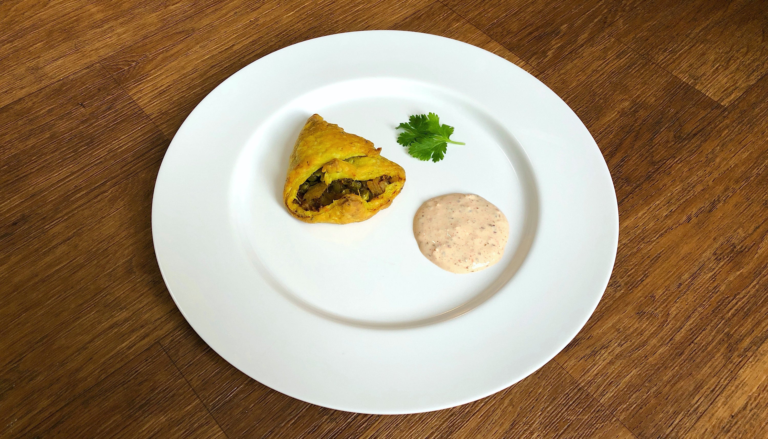Isphahan Curry Puffs – La Boîte